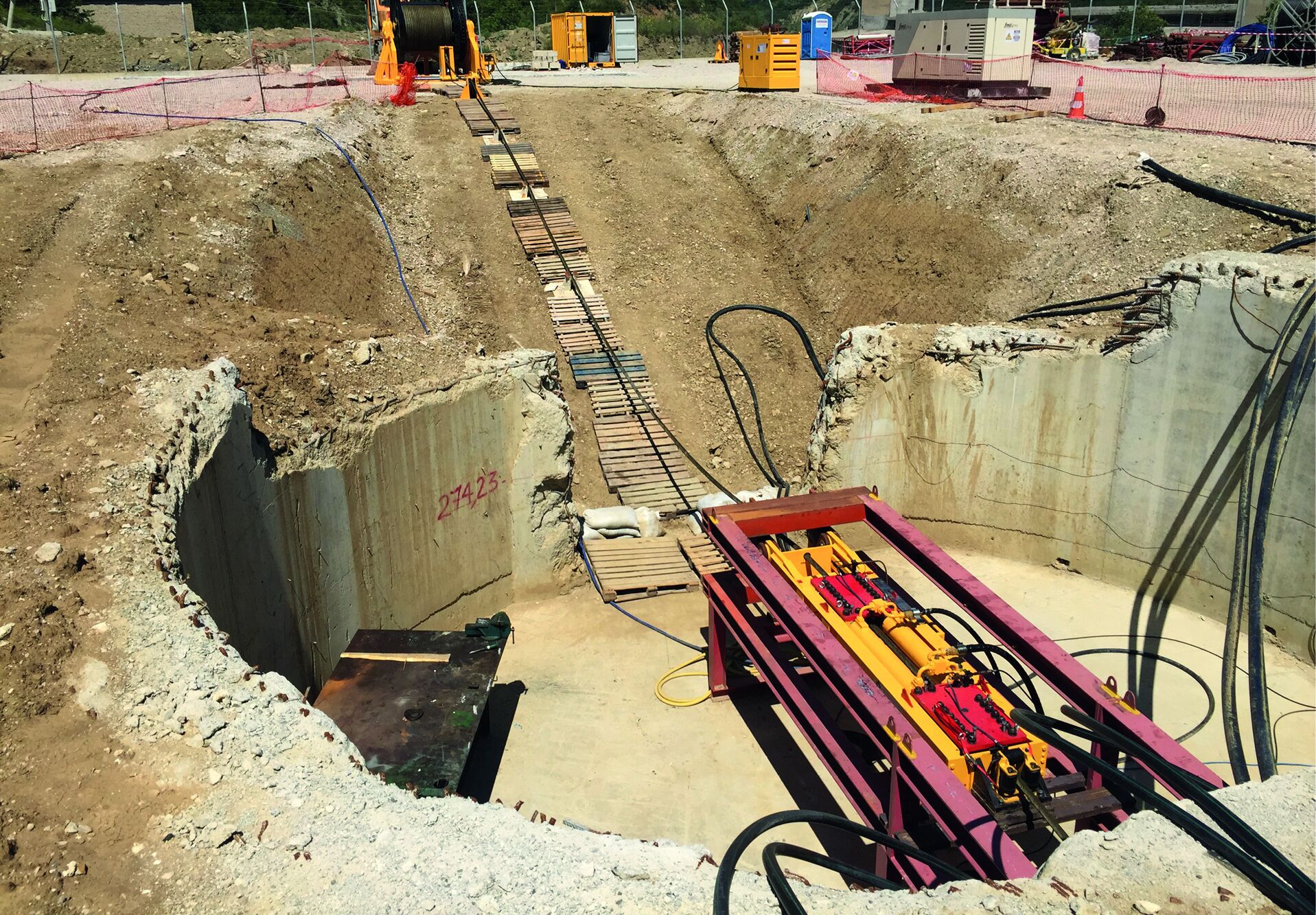 Intermittent Linear Winch | Bezemer Group