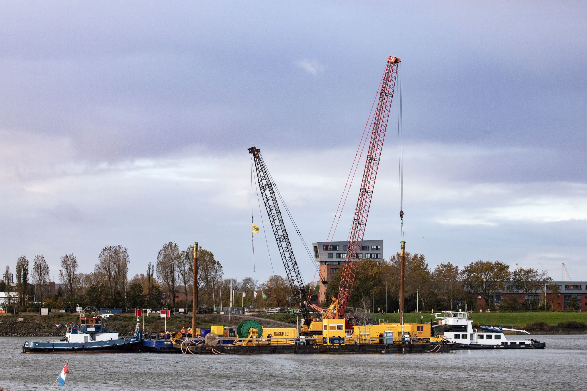 Installation of tunnel element maasdeltatunnel completed - Bezemer ...